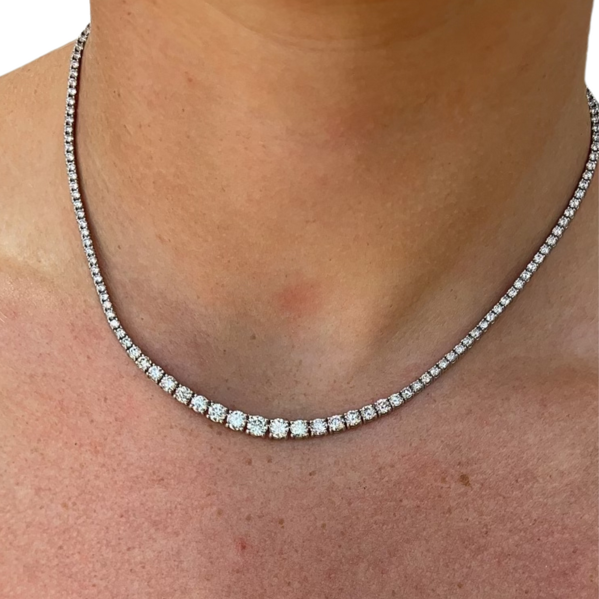 Graduated Tennis Necklace – Dallas Diamond Bar