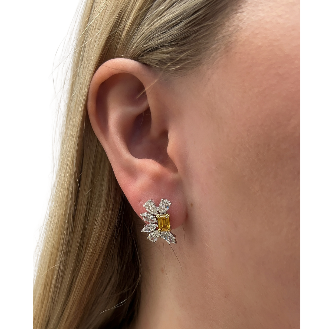 Lab-Grown Daisy Studs – Dallas Diamond Bar